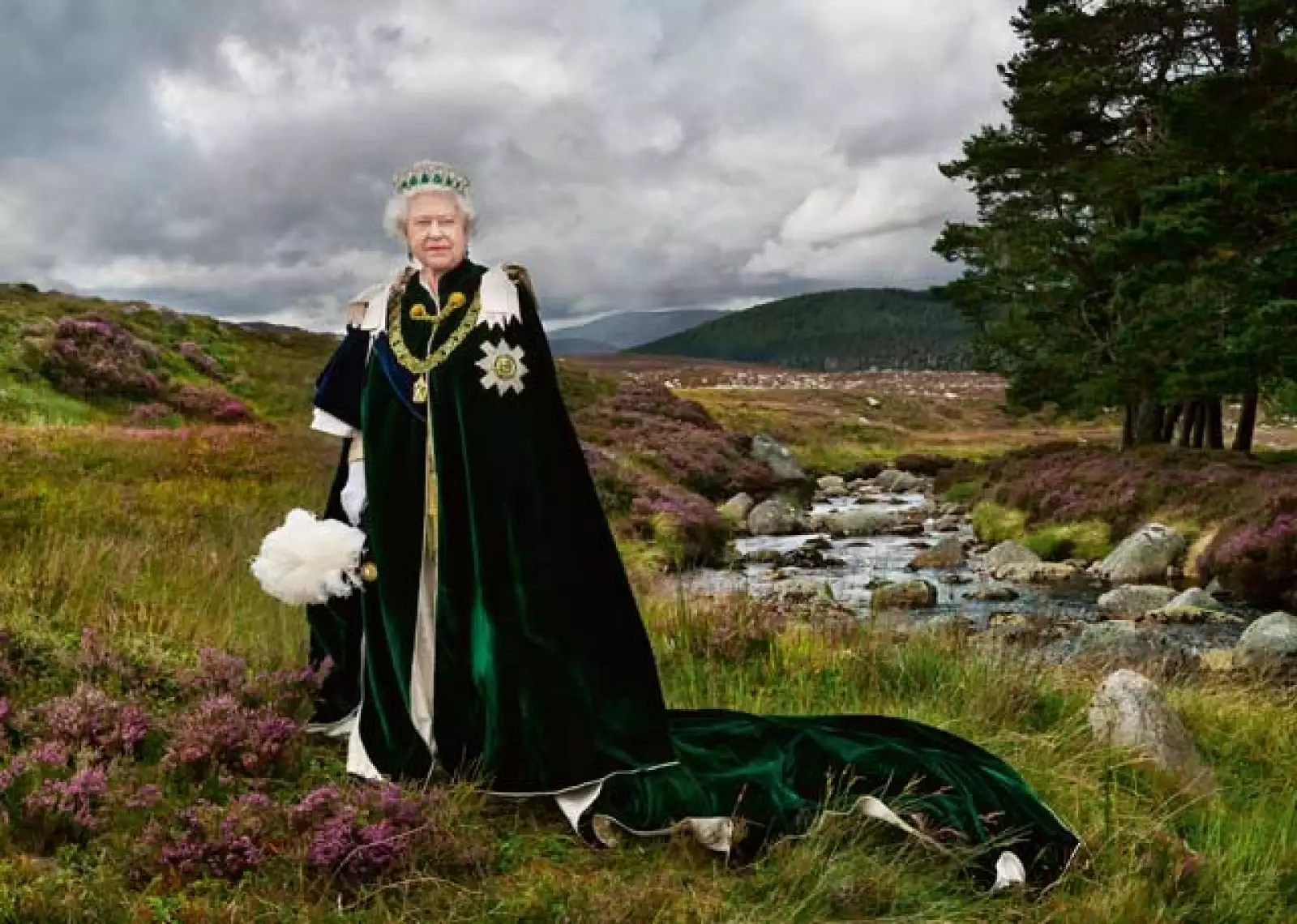 La reina Isabel II y sus guardianes