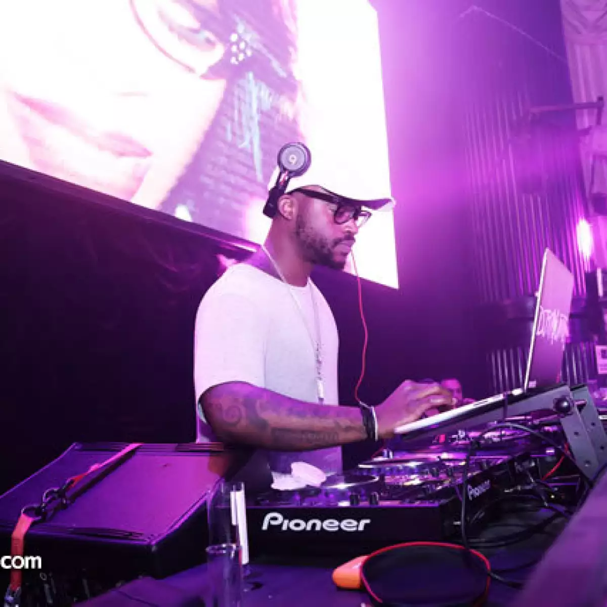 Gran ambiente se vivió en el Hyde con el DJ Tay James