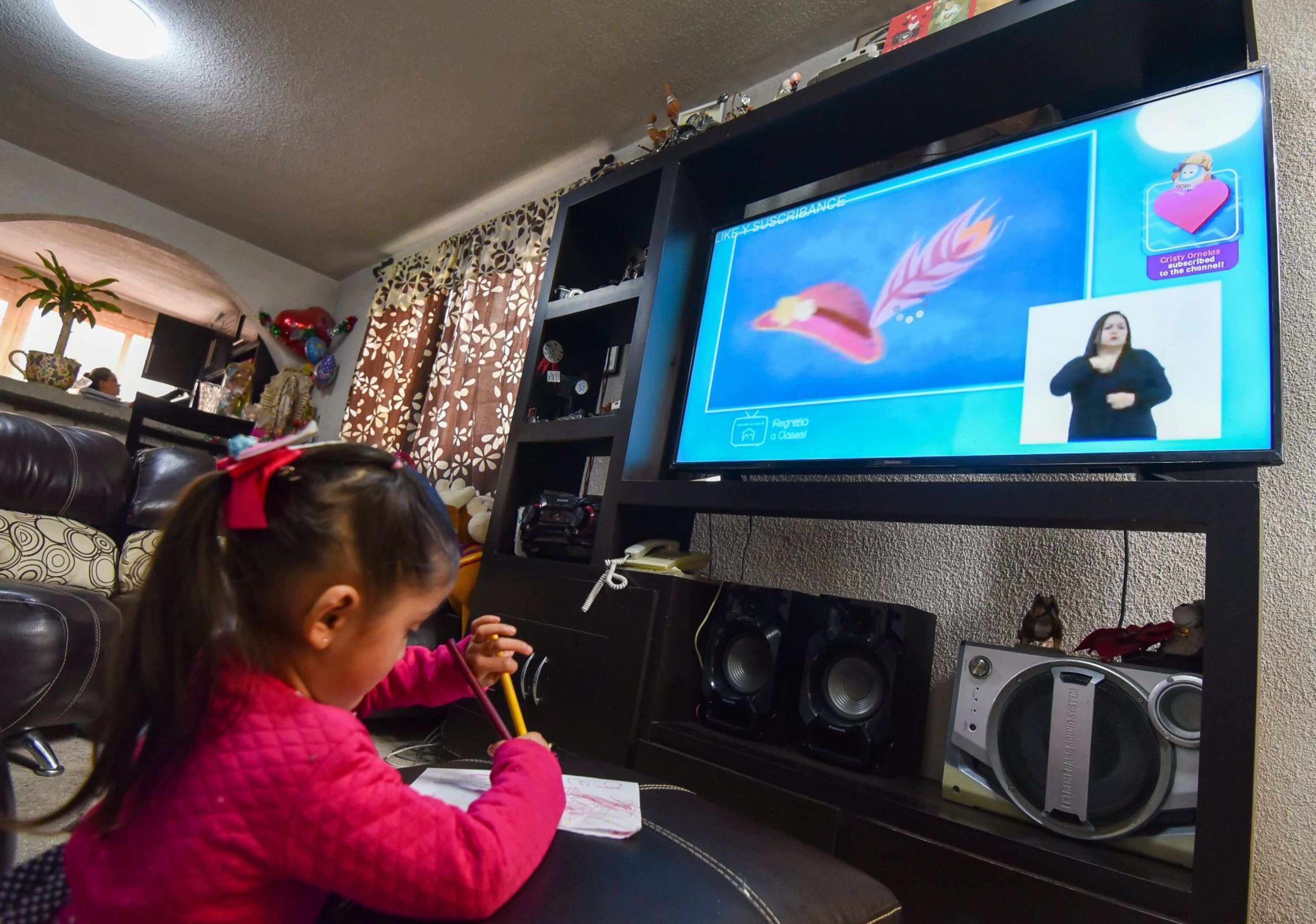 Educación en tiempos de COVID-19: México inicia el reto de un ciclo a ...