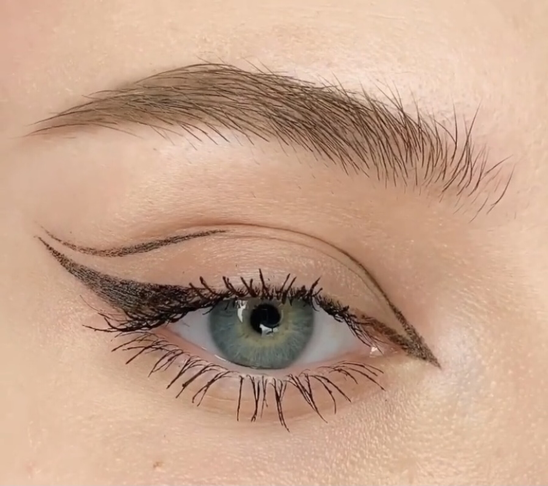 Qué es el floating eyeliner y cómo hacerlo