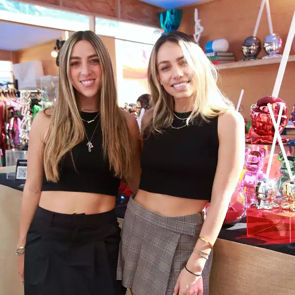 Evelyn Peralta y Julio Ayala en el bazar Hotbook de otoño