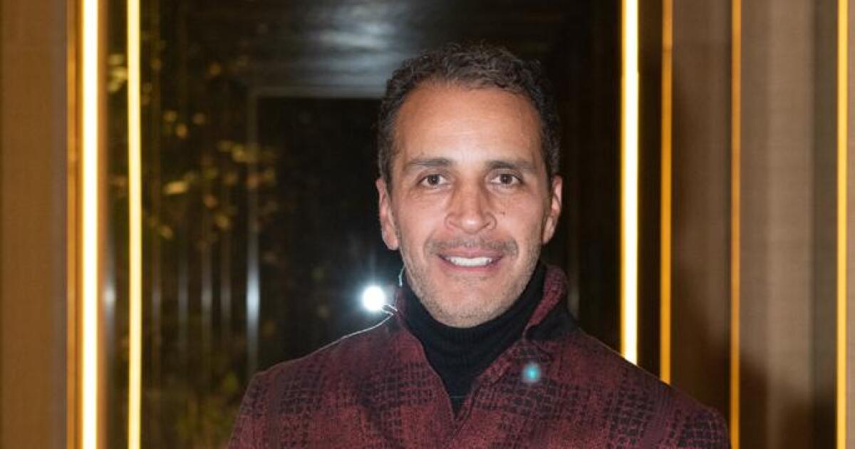 Gustavo Loza cumple 50, envía bendiciones a Karla Souza y trabajará con ...