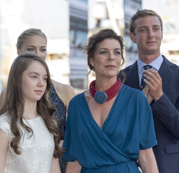 Ella es Alexandra, la hija quinceañera de Carolina de Mónaco