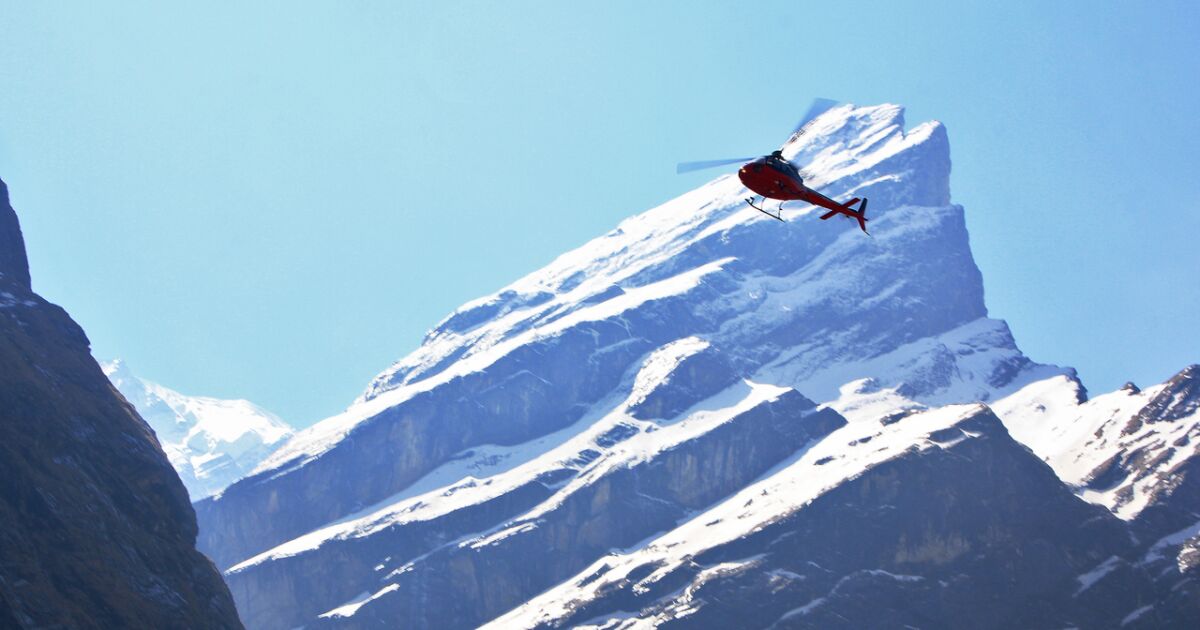 Mueren 5 mexicanos al estrellarse su helicóptero rumbo al Everest