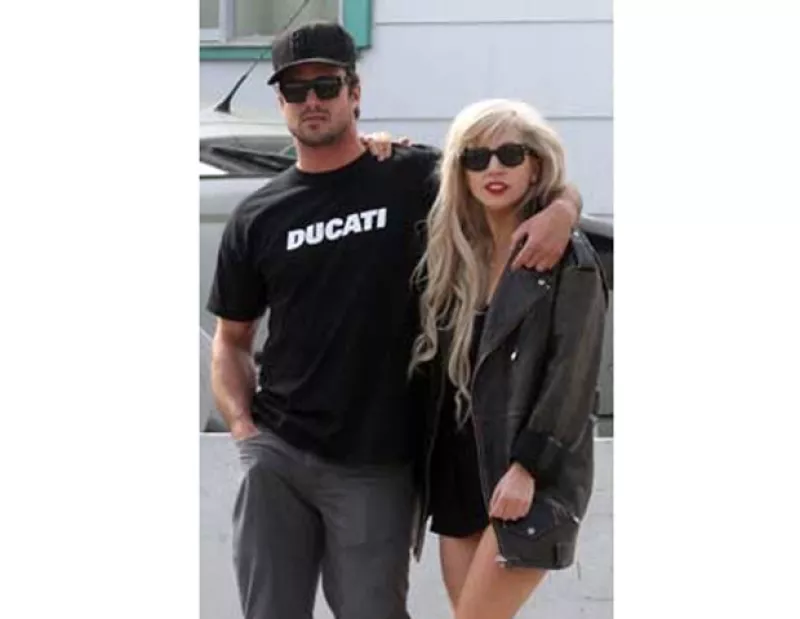 Lady Gaga sustituirá alcohol por té en su fiesta de cumpleaños