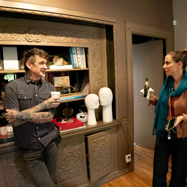 Danny Yerna y María Tash, el dúo dinámico organiza piercing party