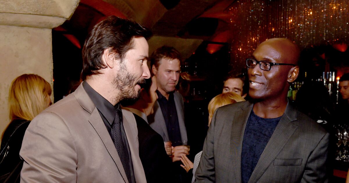 Keanu Reeves rinde homenaje a Lance Reddick, quien murió ayer a los 60 años