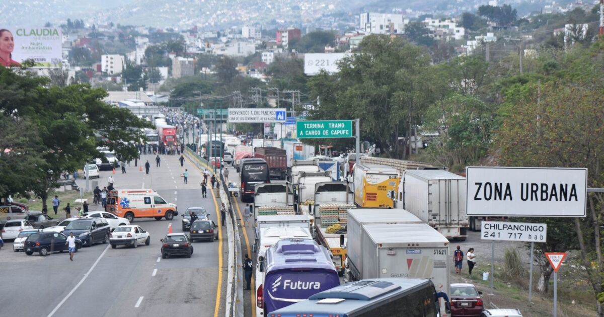 Liberan la Autopista del Sol en Chilpancingo tras bloqueo de dos días