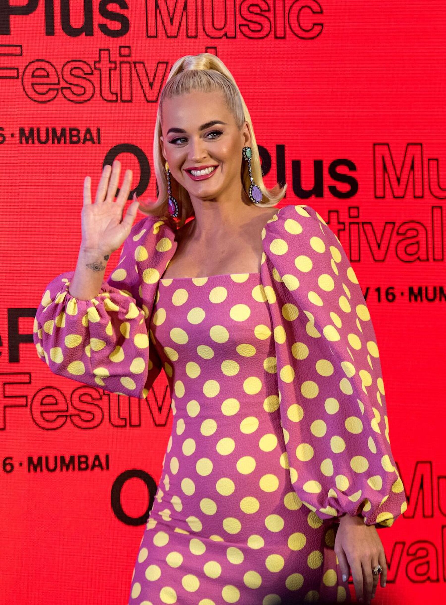 Katy Perry muestra su cuerpo postparto con mensaje de empoderamiento ...