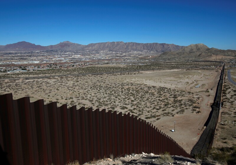 Estados Unidos asegura que el muro estará listo en dos años
