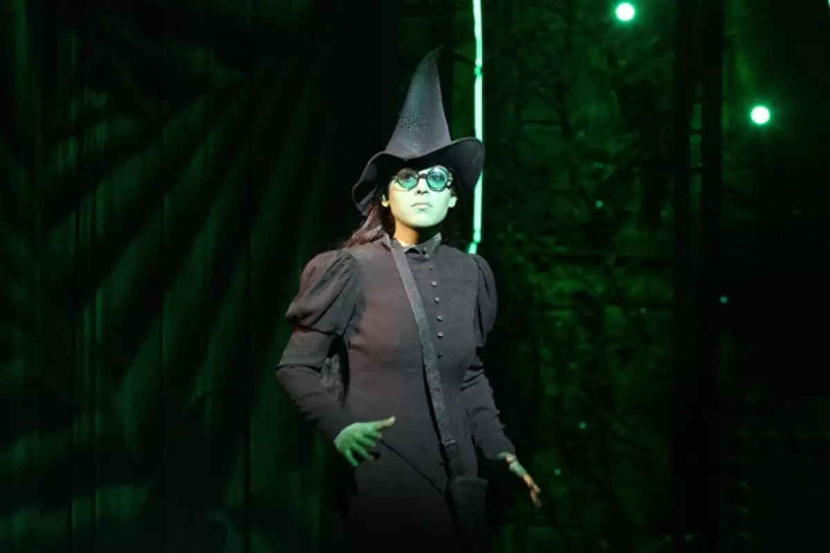 El embrujo musical de "Wicked" cautivó en su debut en México