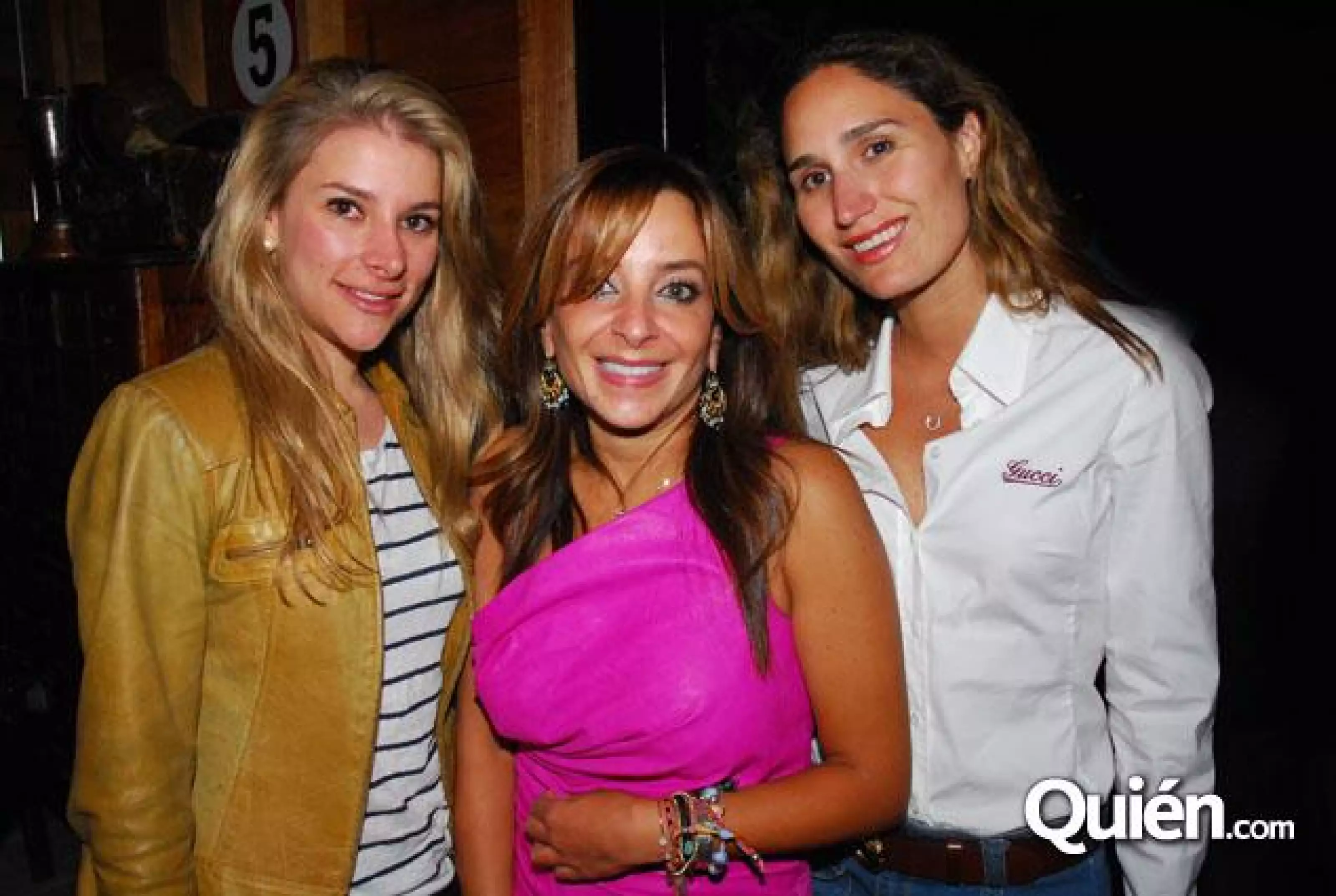 Luisa Serna festeja en el Club 55