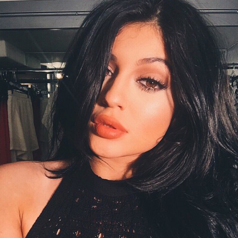 Kylie Jenner niega operación de bubis