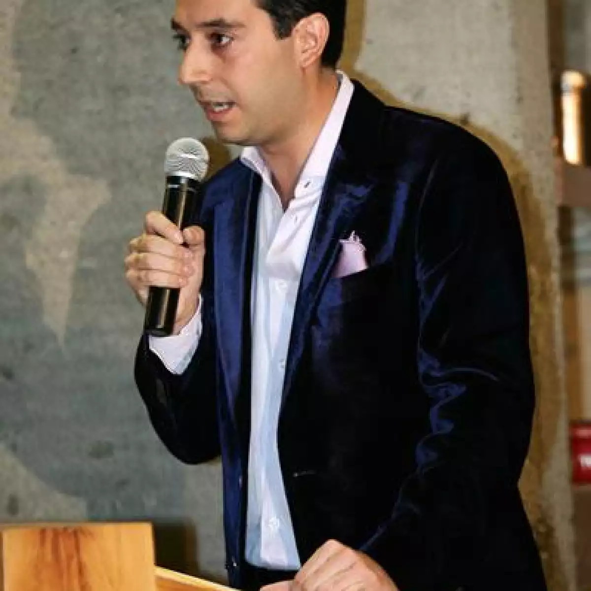 Lily Henaine y Manolo Fernández bautizan a su hija Miranda