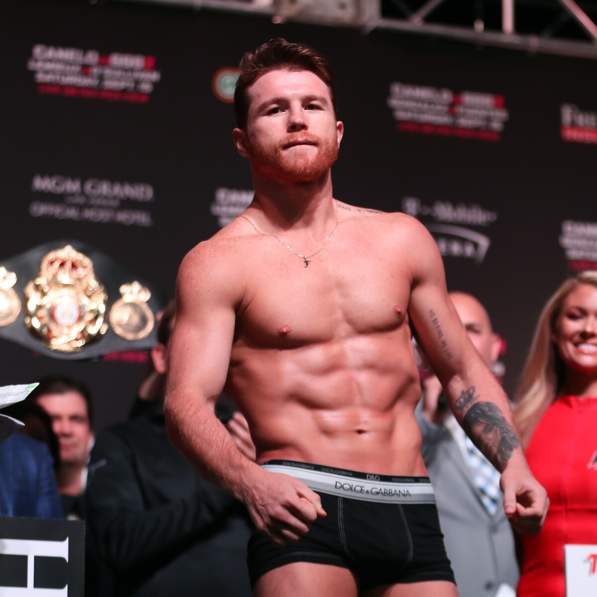 Revelan imagen del recién nacido y primer hijo varón de Saúl "Canelo ...