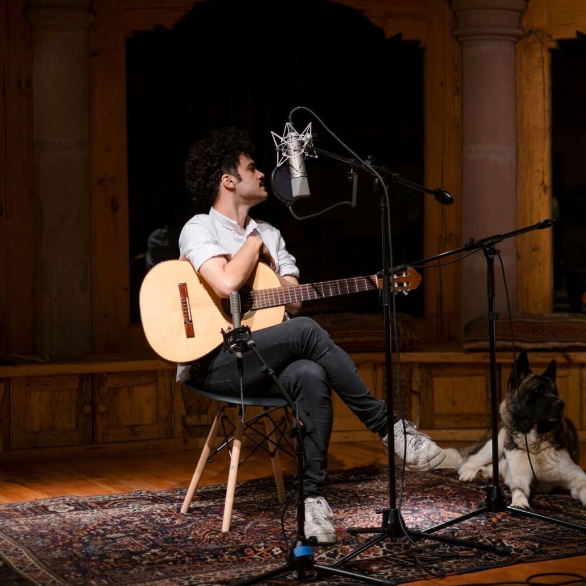 Alex Ferreira, el cantante dominicano que está conquistando con su talento