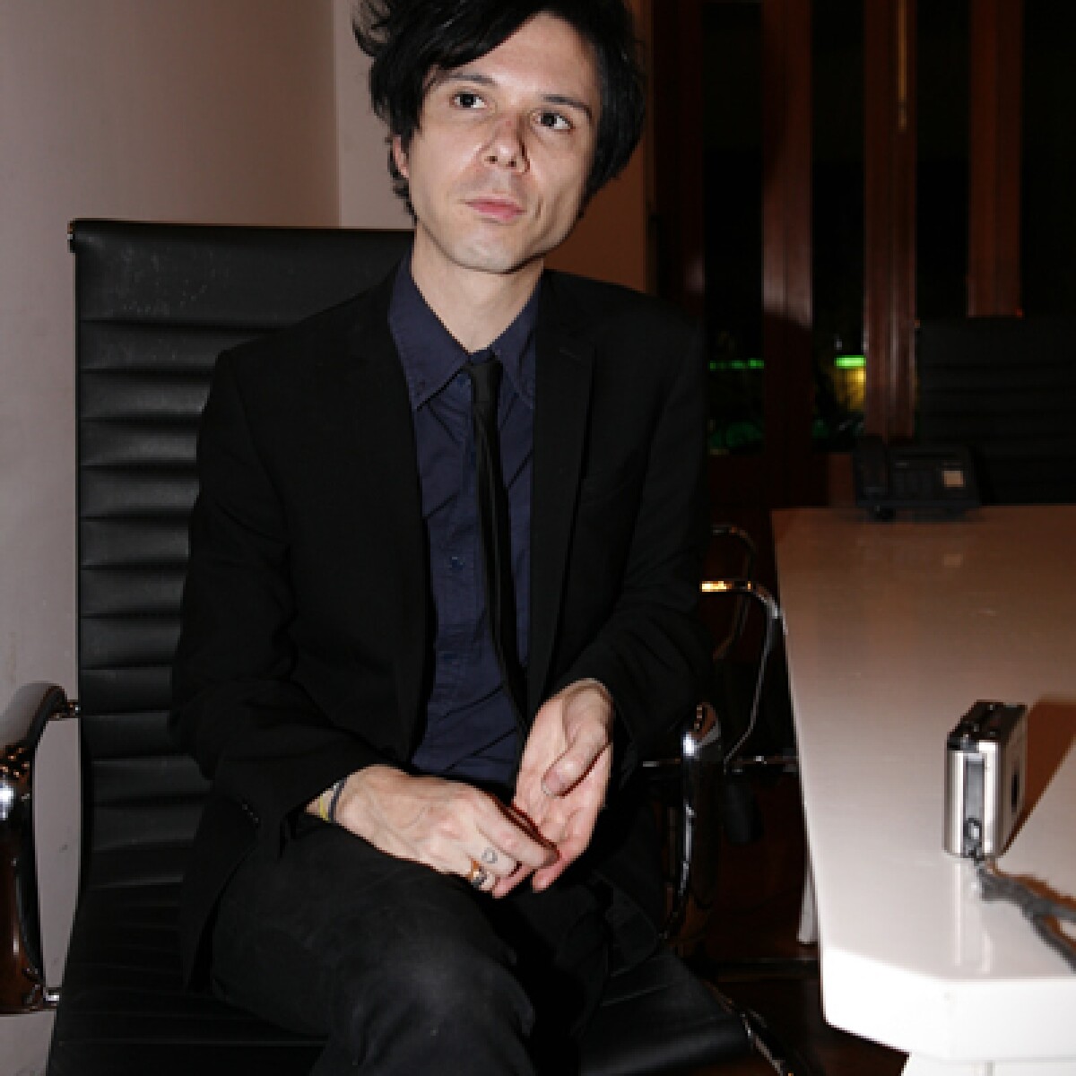 Nick Zinner presenta expo en México