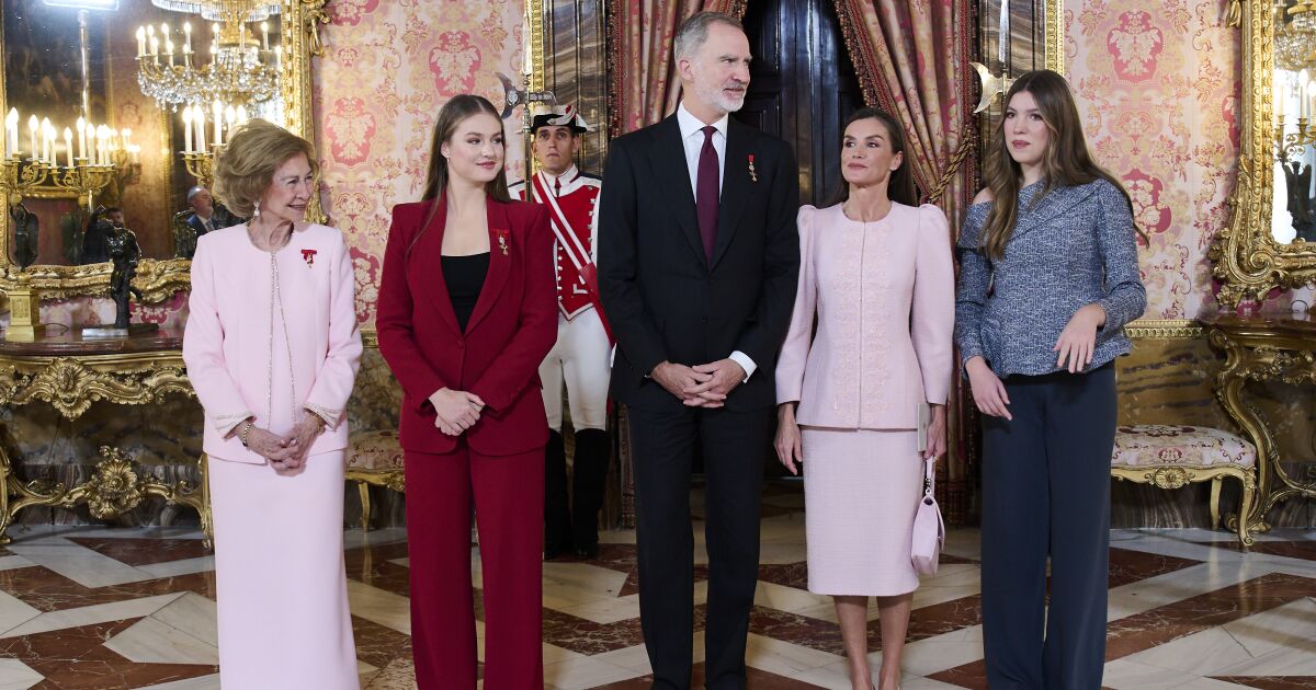 La familia real española, bajo una tormenta de escándalos financieros y ...