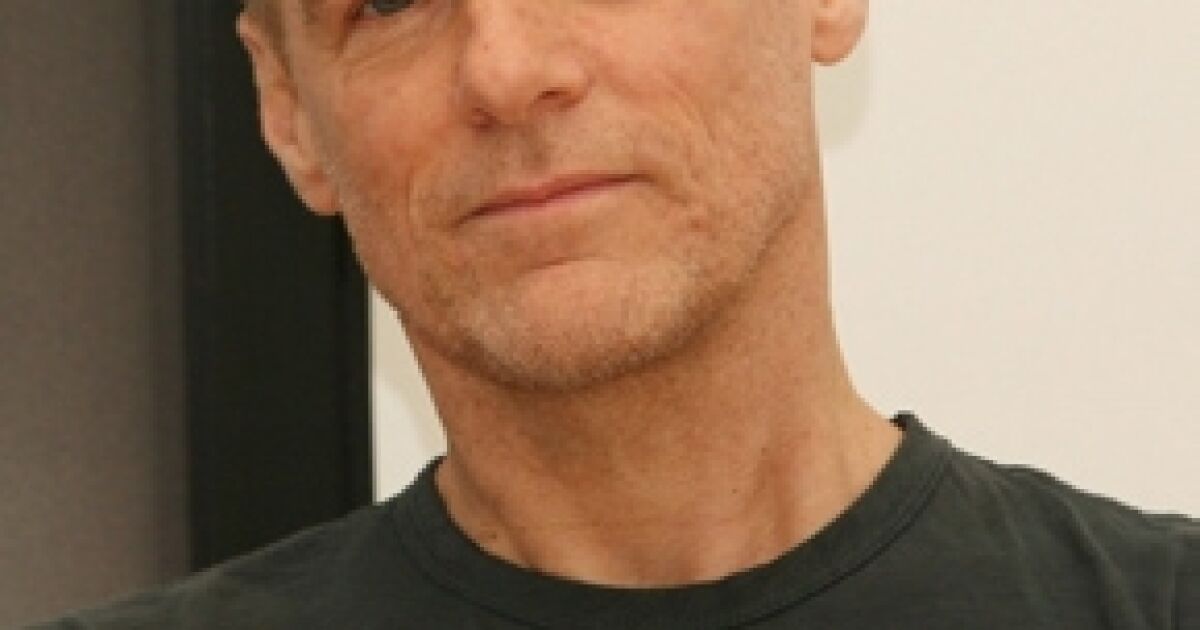 A sus 51 años Bryan Adams se estrena como papá