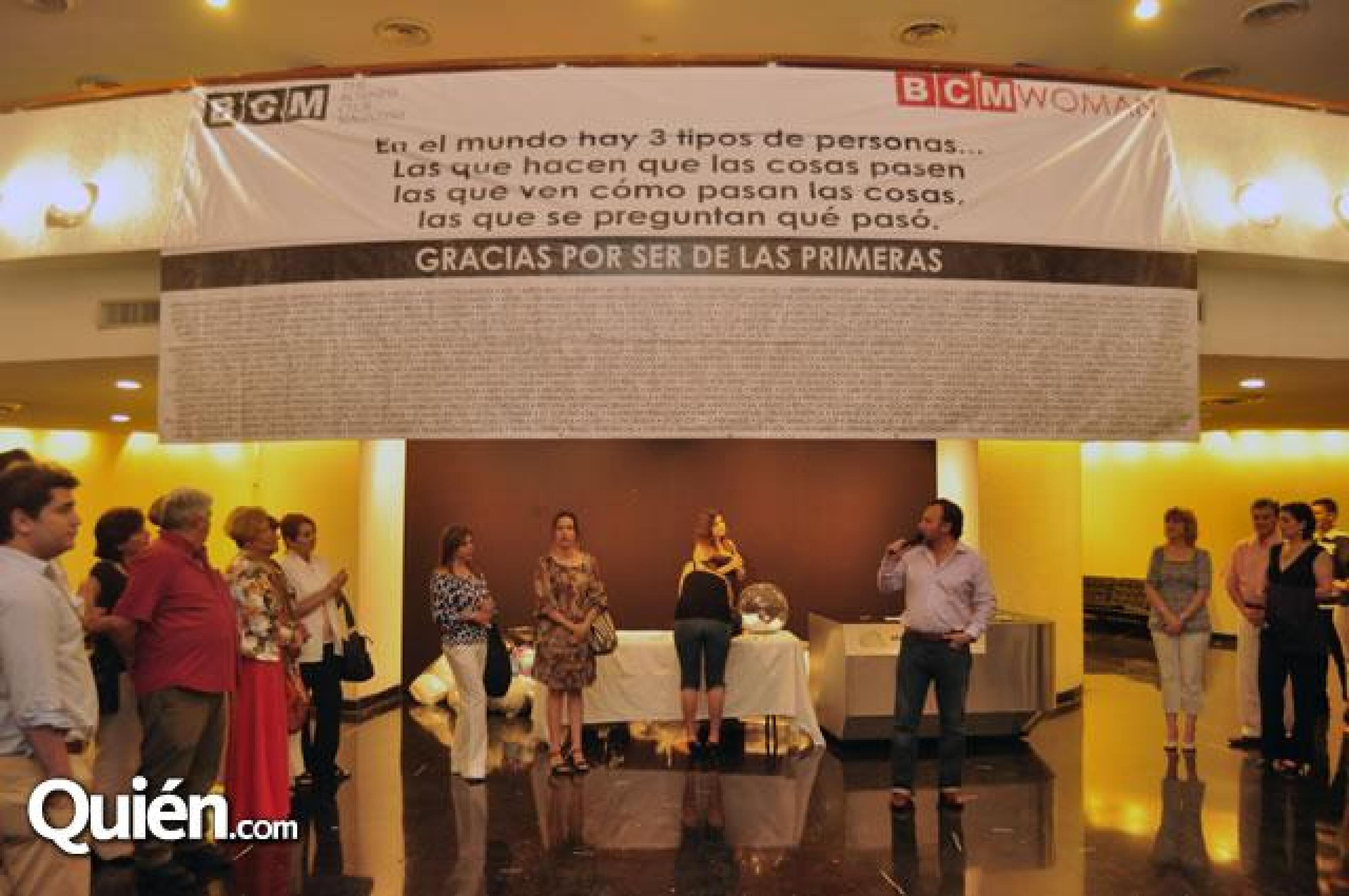 Grupo Empresarial BCM hace colecta de ropa