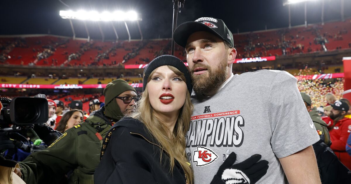 Travis Kelce celebra su touchdown 100 con un guiño al trend de Taylor Swift