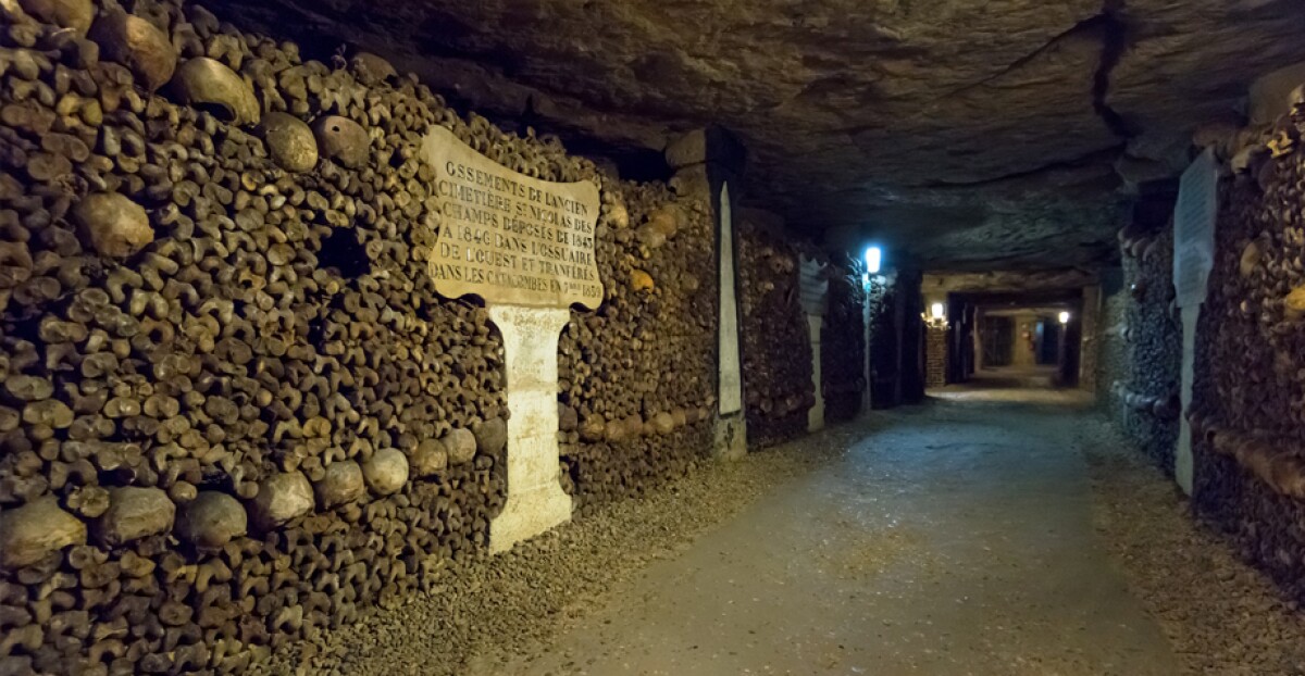 ¿Qué hay detrás de las misteriosas catacumbas de París?