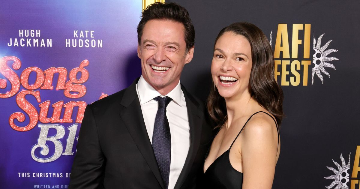 Hugh Jackman y Sutton Foster debutan como pareja en red carpet tras ser ...