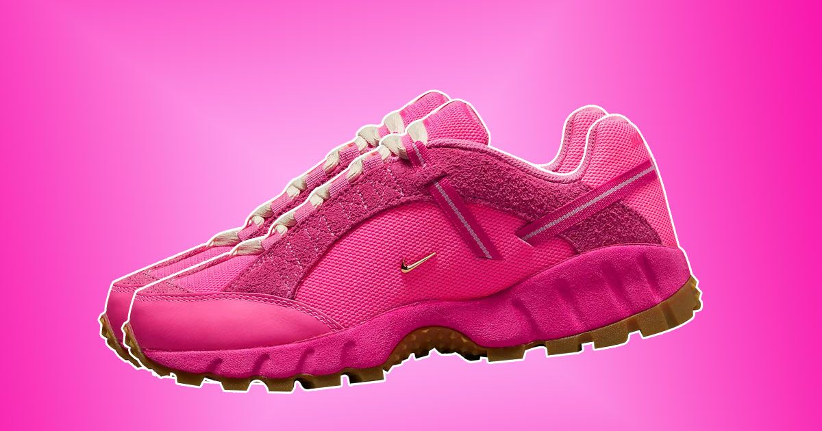 Los sneakers de Jacquemus x Nike ya están disponibles ¡en rosa!