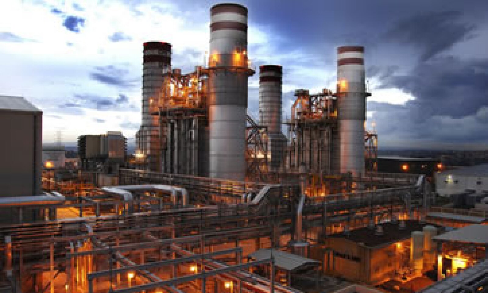 La CFE crea 10 empresas para dividir sus negocios