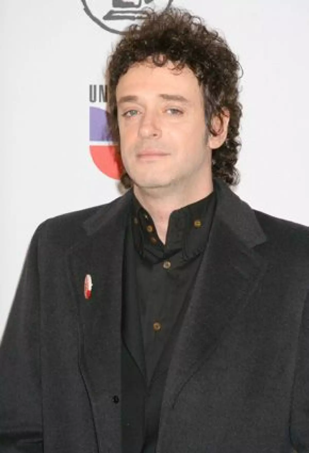 Cerati presenta línea de ropa para hombre