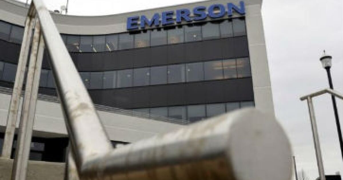 Emerson captará 5,200 mdd por venta de activos