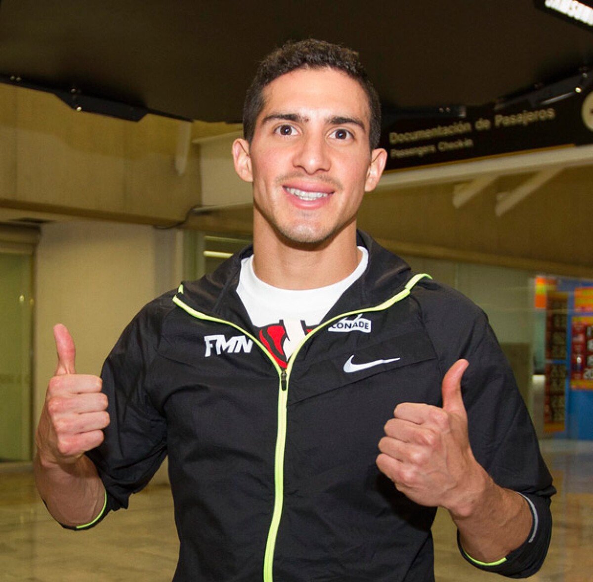 Pese a castigo, Rommel Pacheco cantó el himno mexicano al ganar el oro