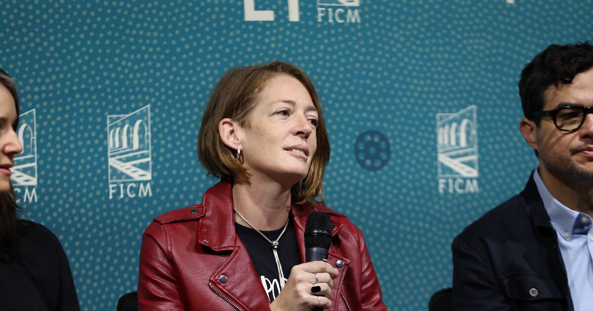 Elisa Miller presenta en Morelia su ‘Temporada de huracanes’