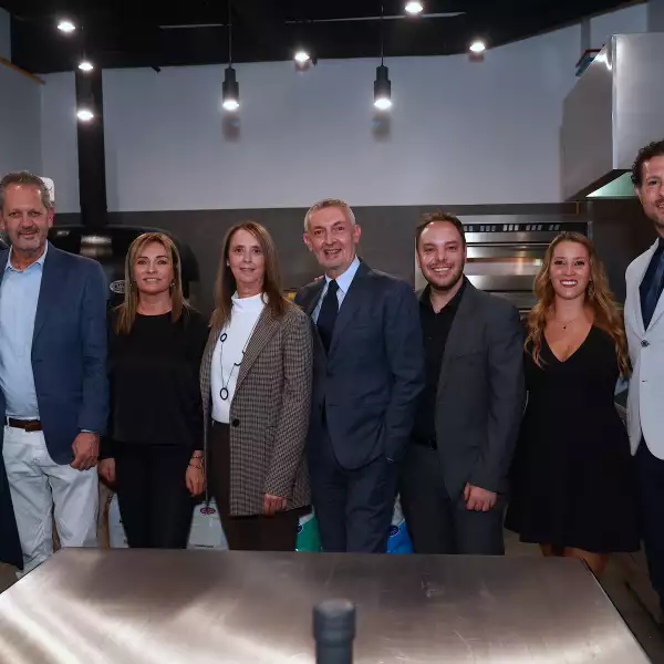 Claudia y Federico Rigoletti en la inauguración de la escuela Pizzaioli