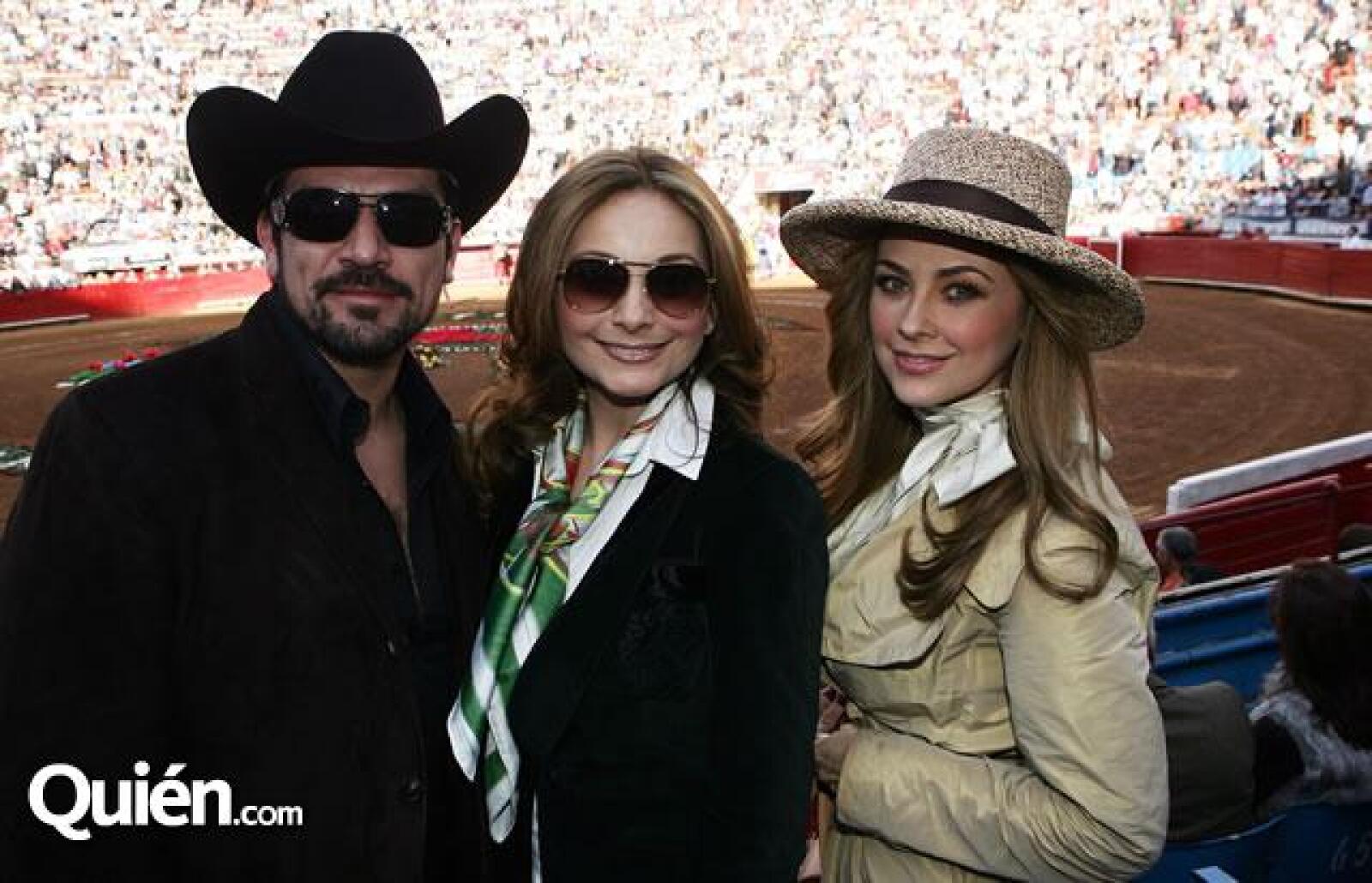 Aracely Arámbula y El Potrillo en La México por El Juli