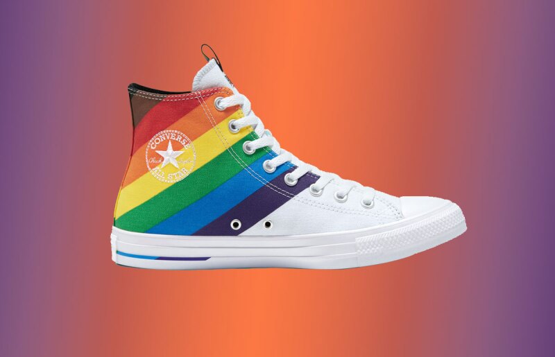 Con arcoíris incluyentes, unicornios y lentejuelas, Converse celebra el ...