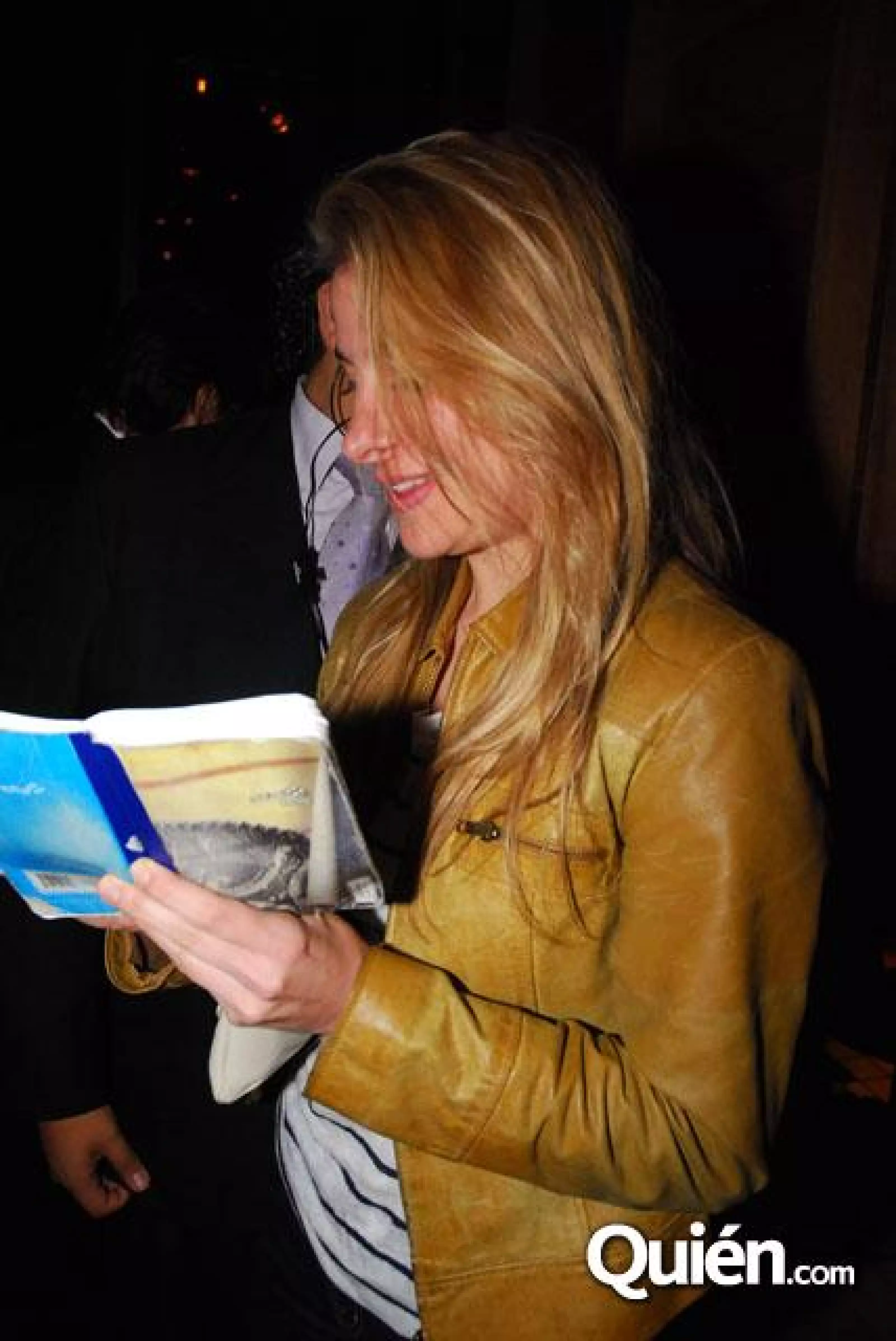 Luisa Serna festeja en el Club 55