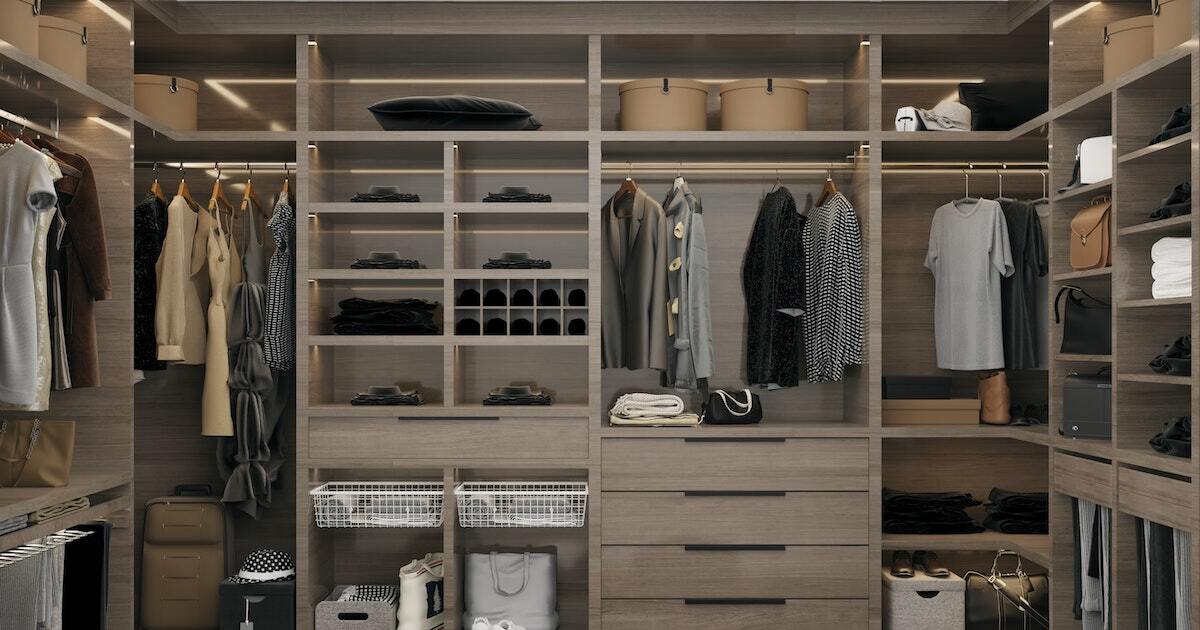 Tips y hábitos para tener un closet limpio y organizado este 2023