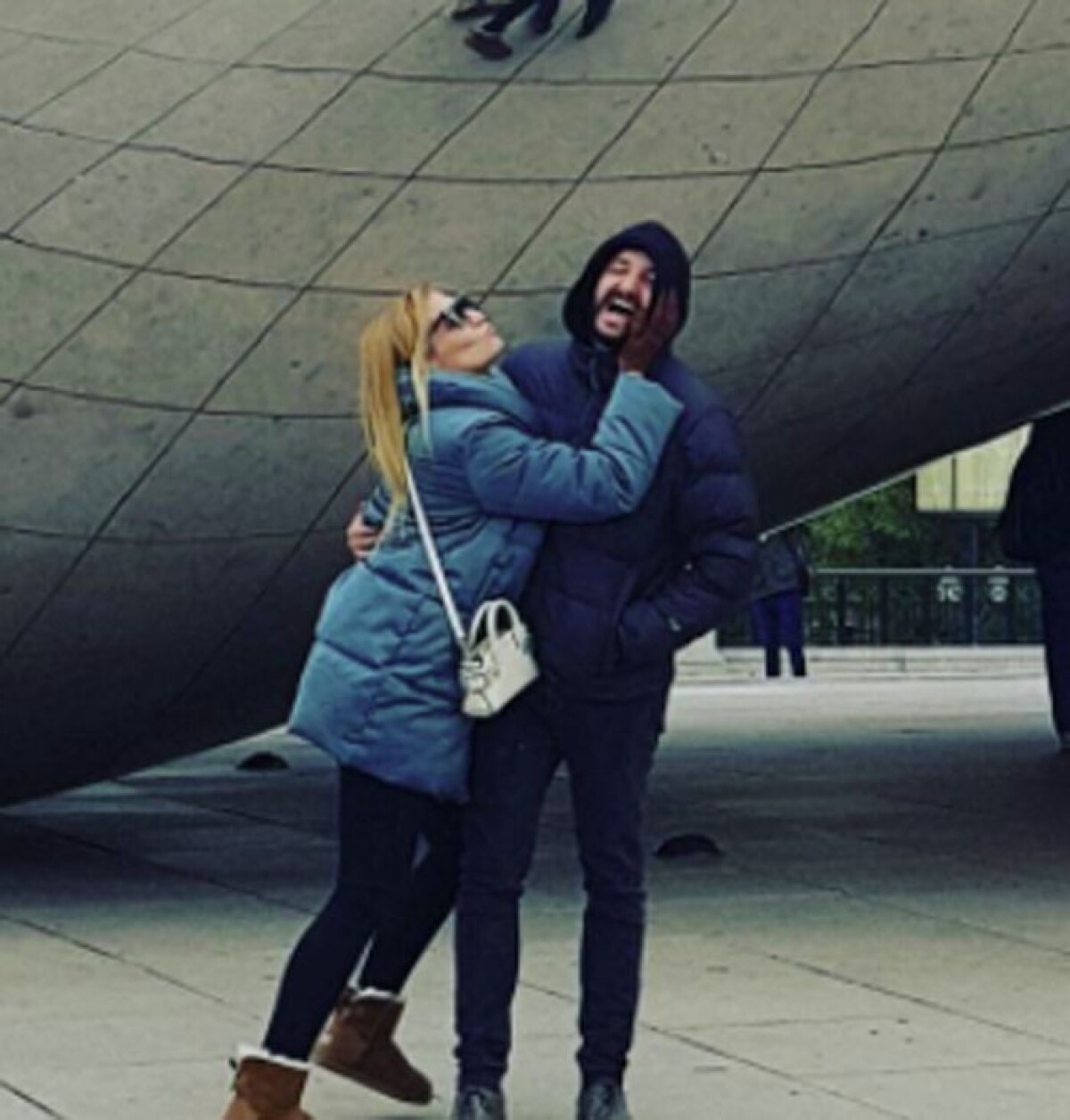 Angie Taddei recrea momento romántico -ahora embarazada- con su esposo