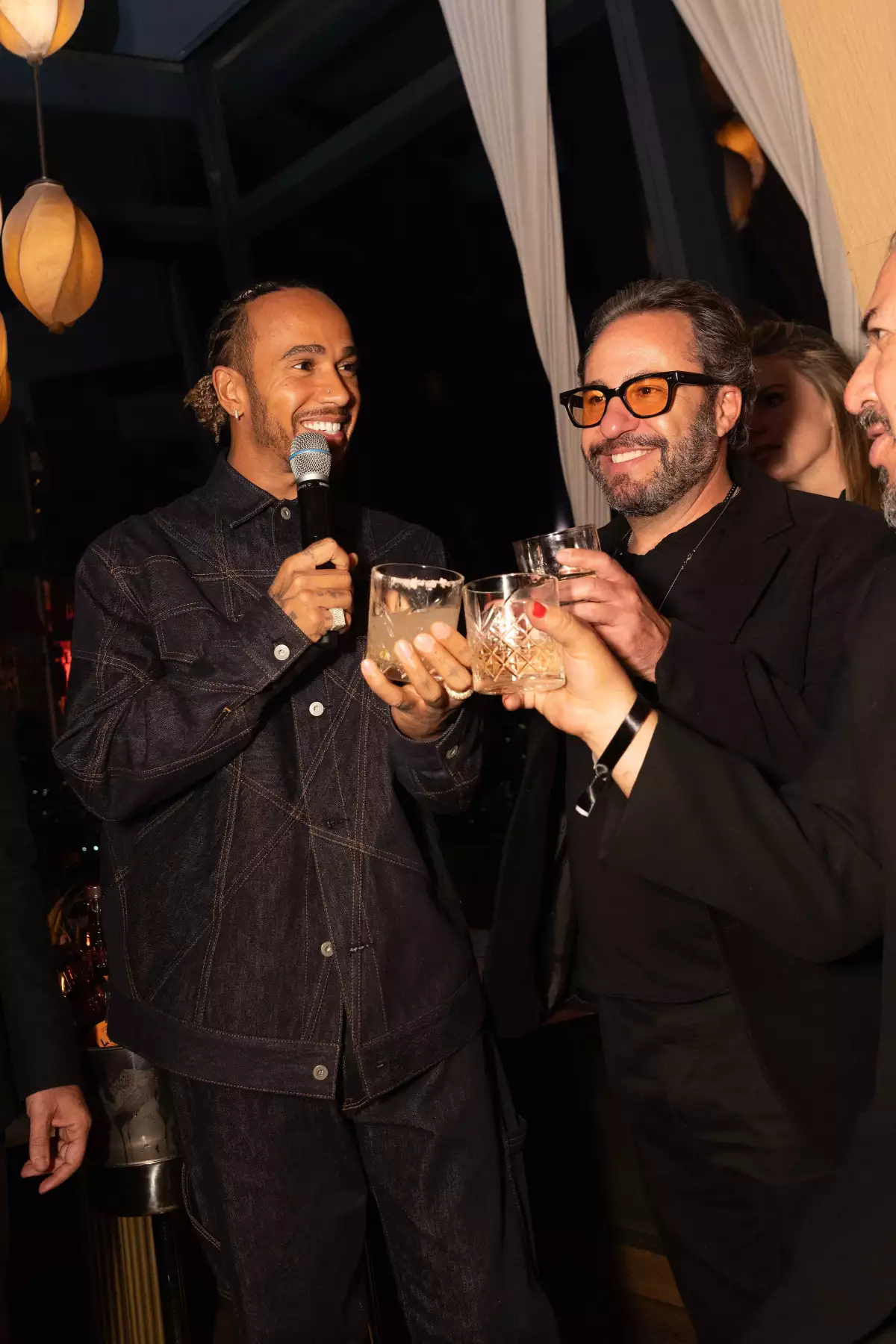 Lewis Hamilton y Casa Lumbre lanzan... ¿un tequila sin alcohol?