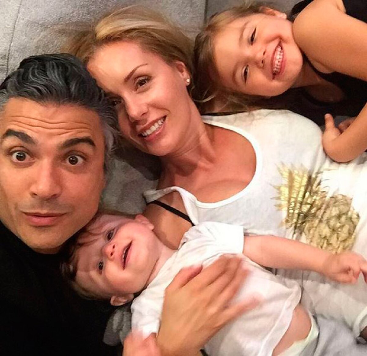 Foto Jaime Camil Y Heidi Balvanera El Mejor Momento En Familia