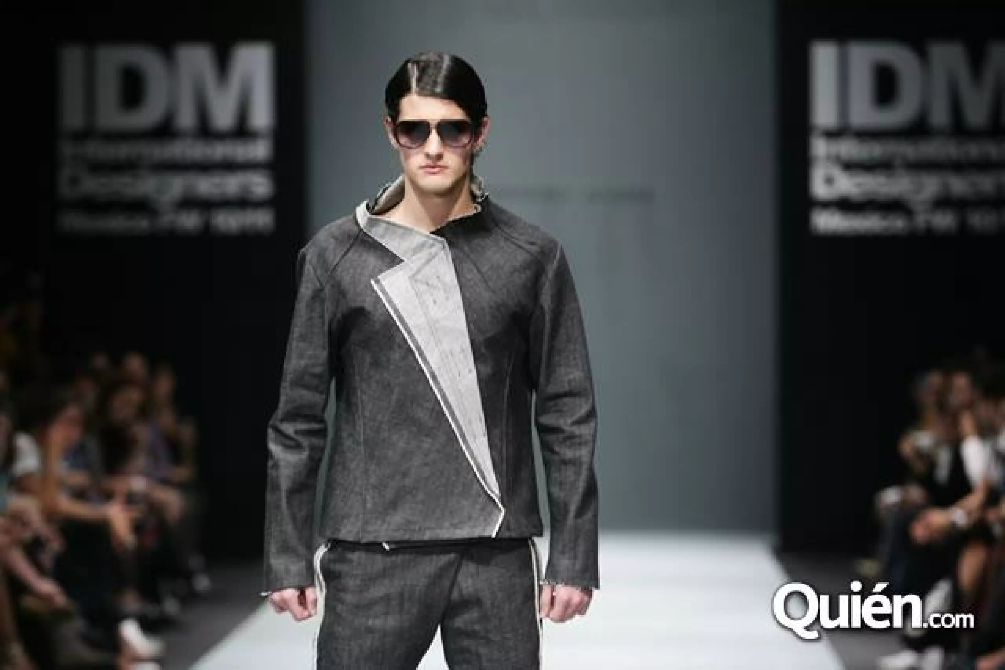 Alessandro Alviani de-construction