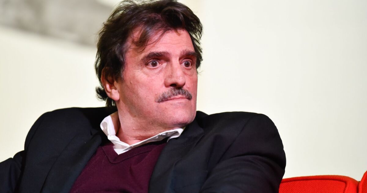 Enrique Serna gana el Premio Xavier Villaurrutia