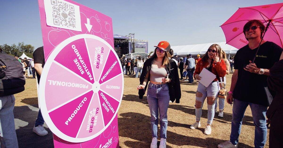 By Apple Cosmetics consintió a los asistentes al F1 Fan Zone con una ...