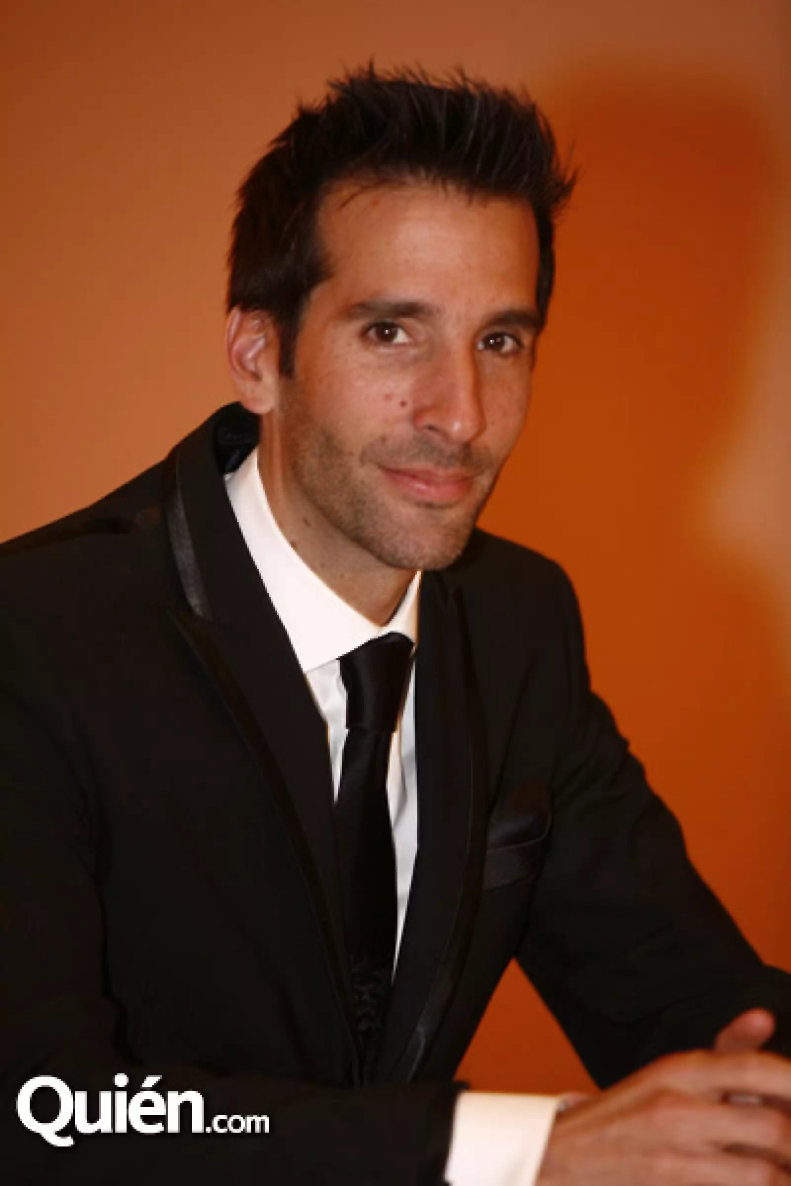 Allan Fis en la presentación de `Retrato en voz alta´