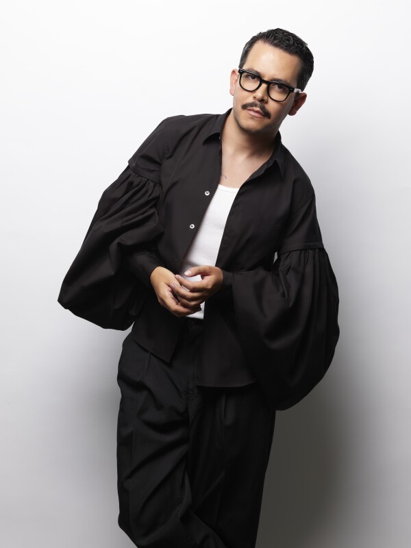 Manolo Caro celebra su primera nominación a los GLAAD Awards