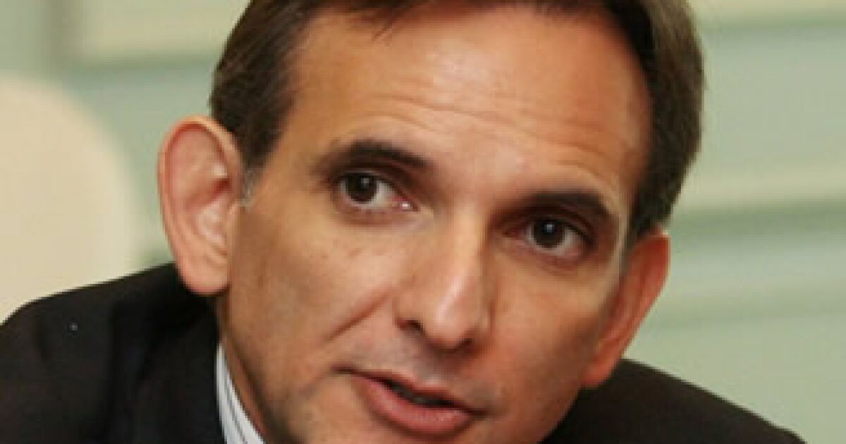 Carlos Pascual presenta su renuncia