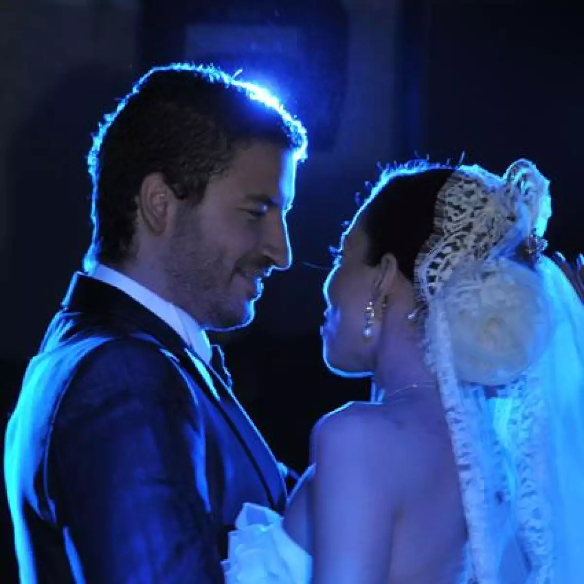 Fabiola Paredes y Víctor Hugo Naveja unen lazos