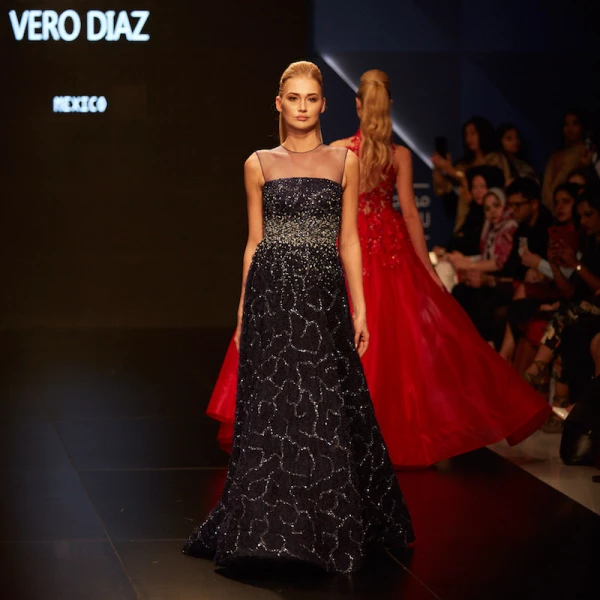 Vero Díaz pone en alto el diseño mexicano en Qatar
