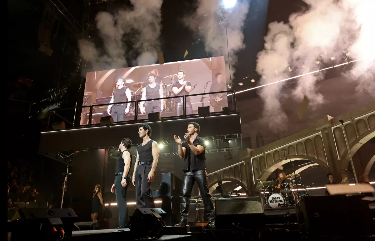 Tecate Emblema 2026: Jonas Brothers, Louis Tomlinson, Kenia OS y el ...